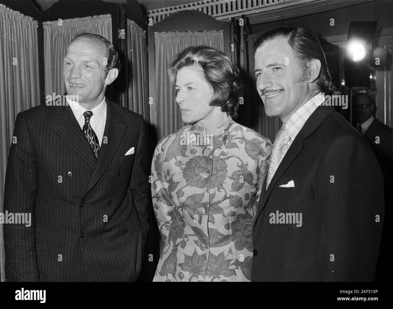 (L-R) Ex-heavyweight boxer Henry Cooper, actress Ingrid Bergman and ex ...