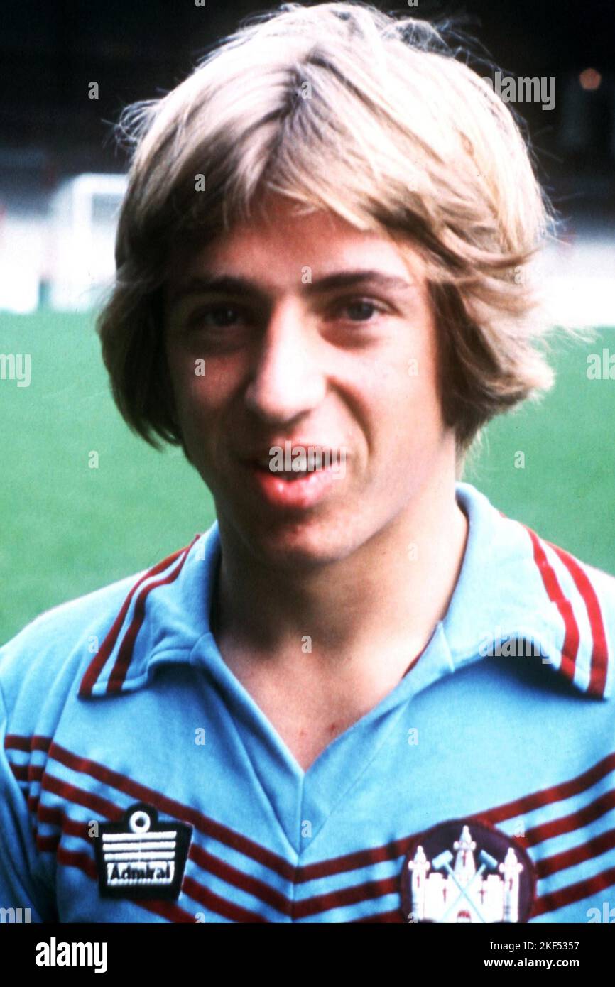 Geoff Pike, West Ham United Stock Photo - Alamy