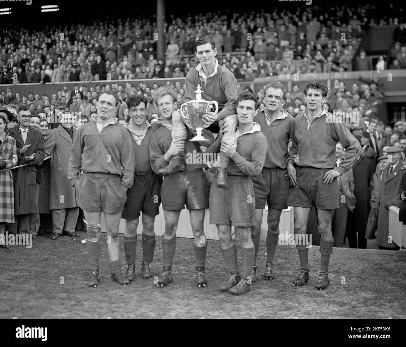 The triumphant London Welsh team, with captain Carwyn James (c) holding ...