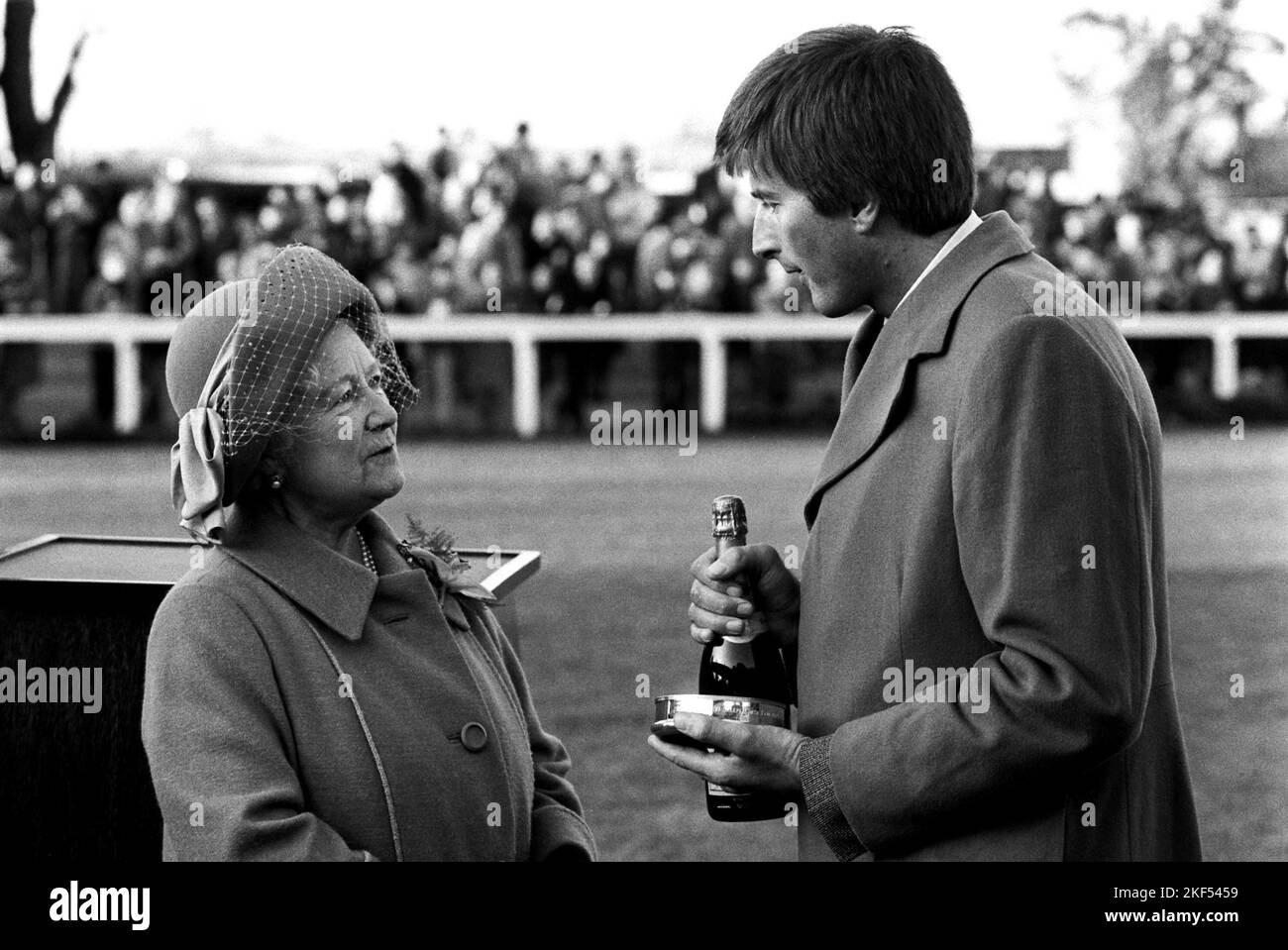HRH The Queen Mother chatting with winning trainer Michael Dickinson ...