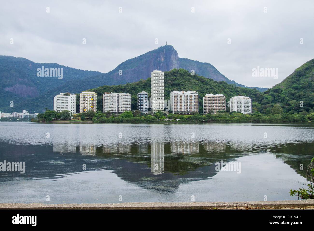 Rodrigo de Freitas Lagoon in Rio de Janeiro, Brazil Stock Photo - Alamy