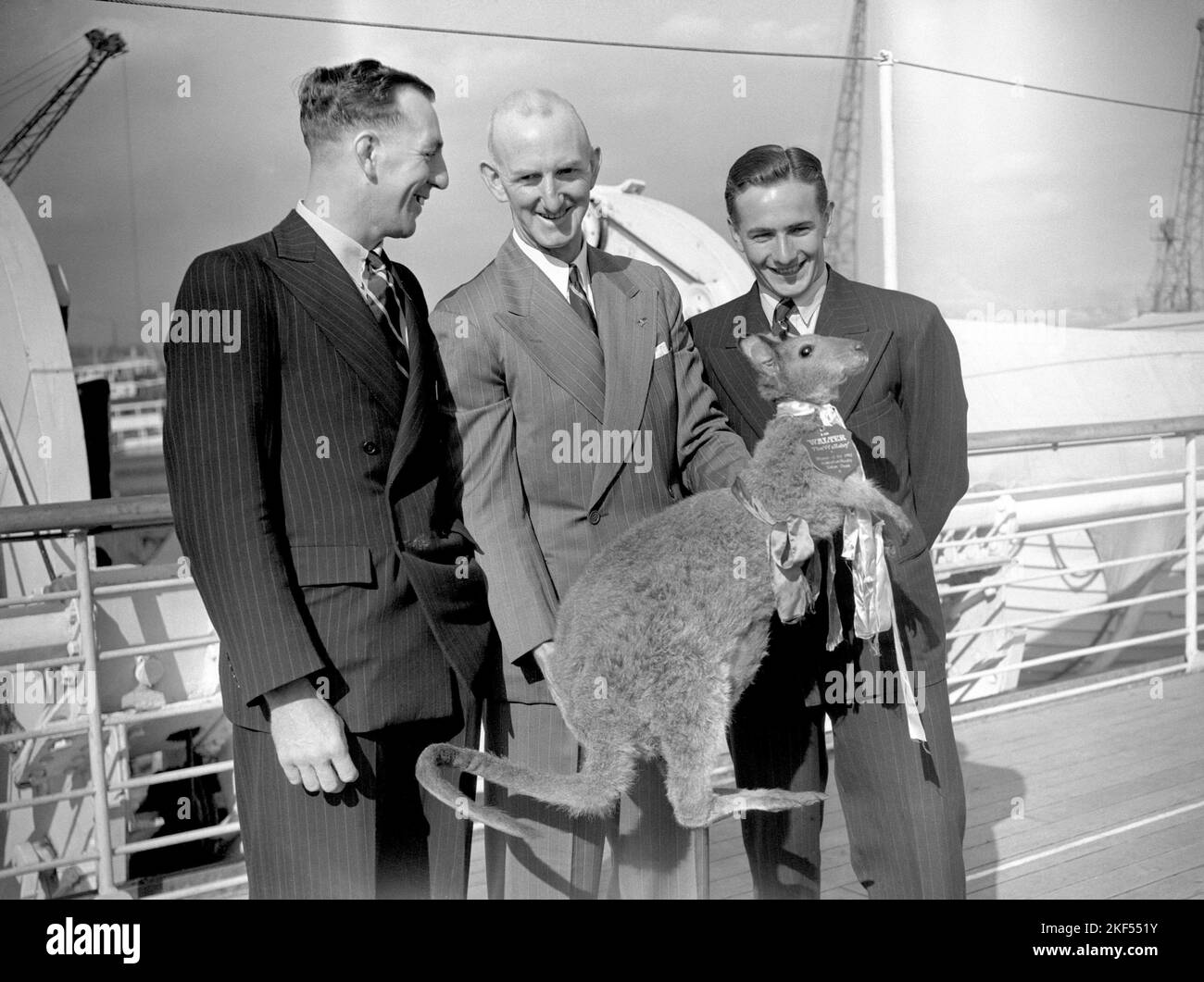 The Australian Rugby team arrive in England. (l-r) Bill McLean (Captain ...