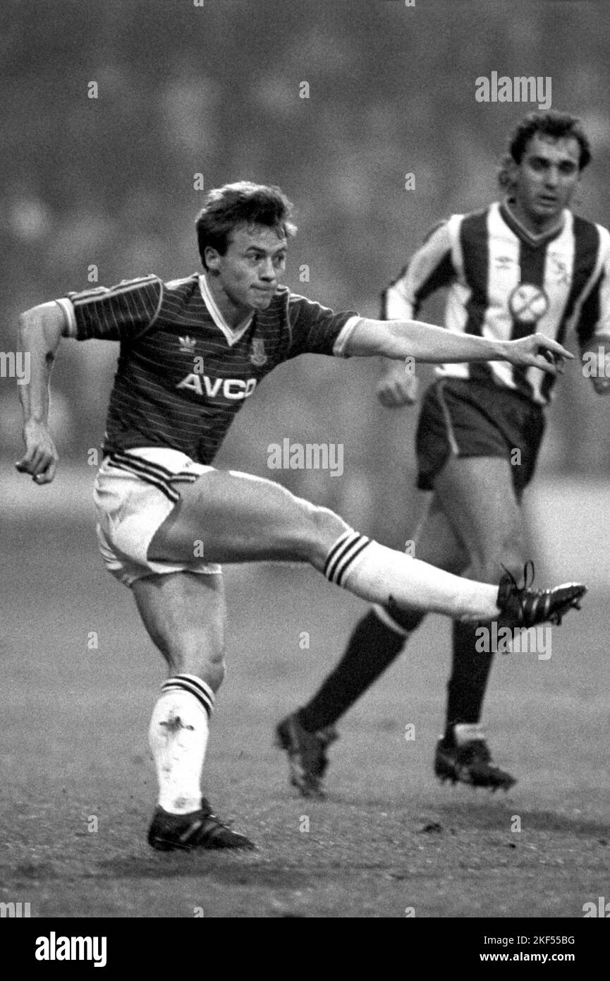 Mark Ward, West Ham United Stock Photo - Alamy