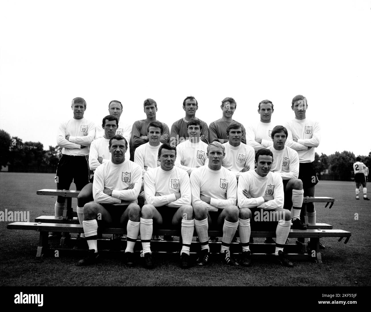 Fulham team group: (back row, l-r) Fred Callaghan, George Cohen, Ian ...