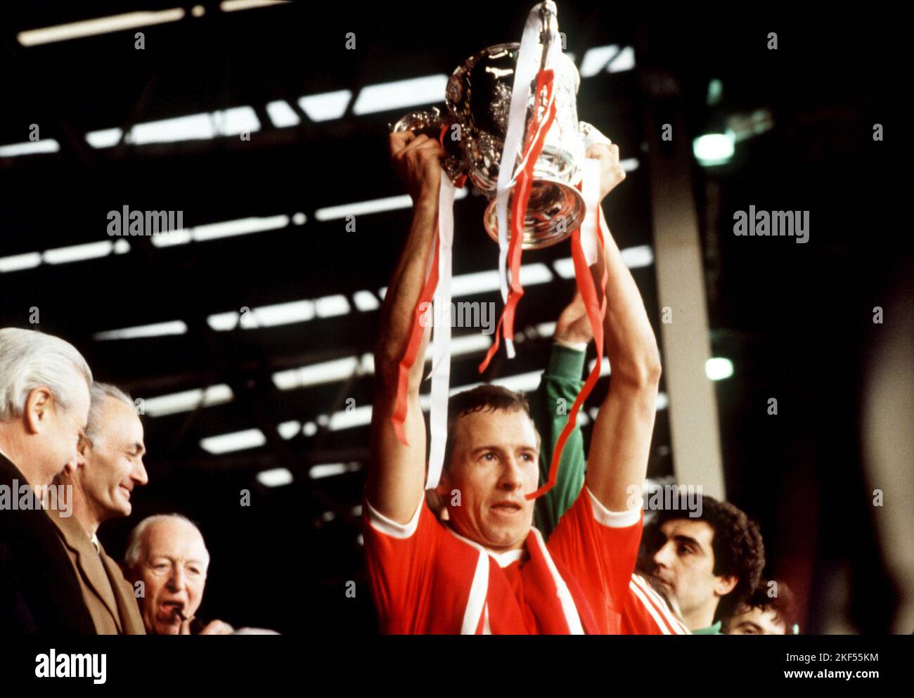 Nottingham Forest's John McGovern celebrates with the League Cup trophy ...
