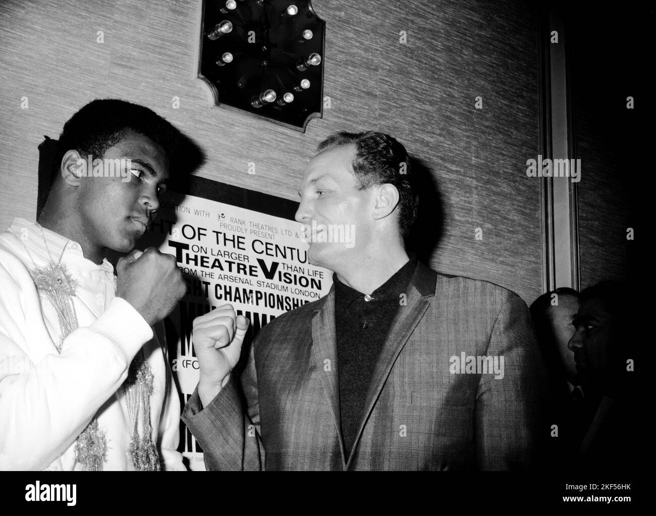 (L-R) World Heavyweight Champion Muhammad Ali squares up to challenger ...