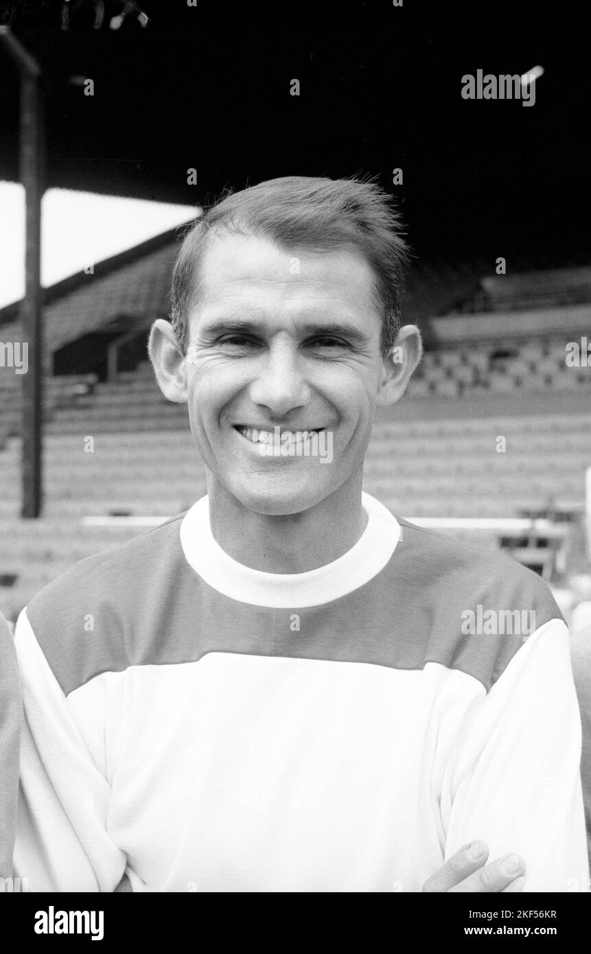 John Hewie, Charlton Athletic Stock Photo - Alamy