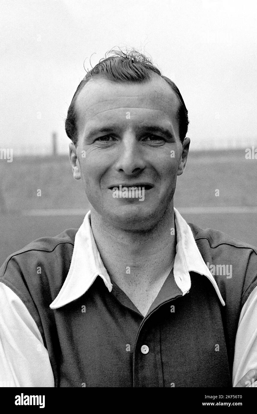 Wally Barnes, Arsenal Stock Photo - Alamy