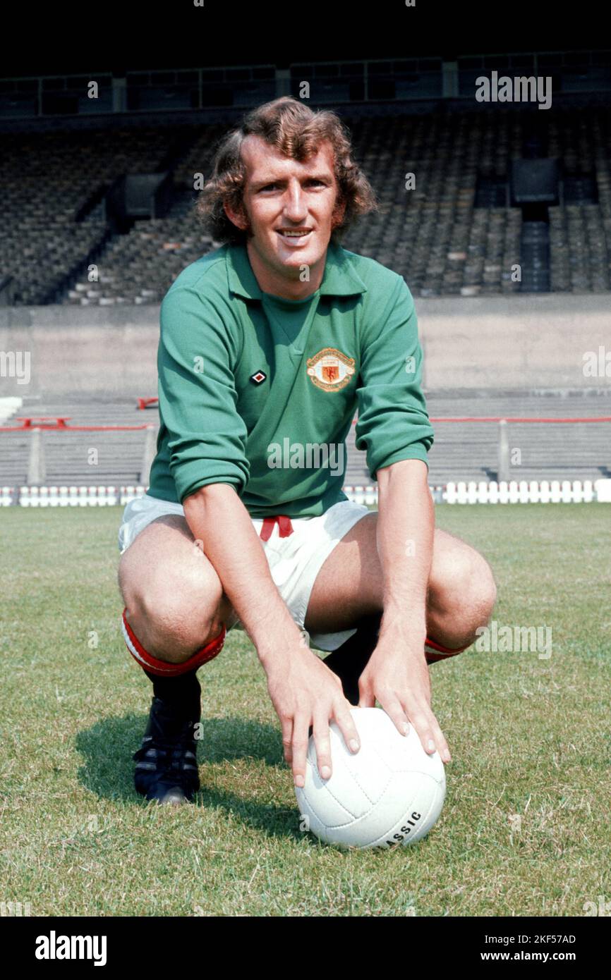 Alex Stepney, Manchester United goalkeeper Stock Photo - Alamy