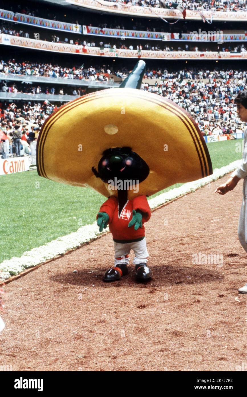 The official mascot for the 1986 World Cup, Pique Stock Photo - Alamy