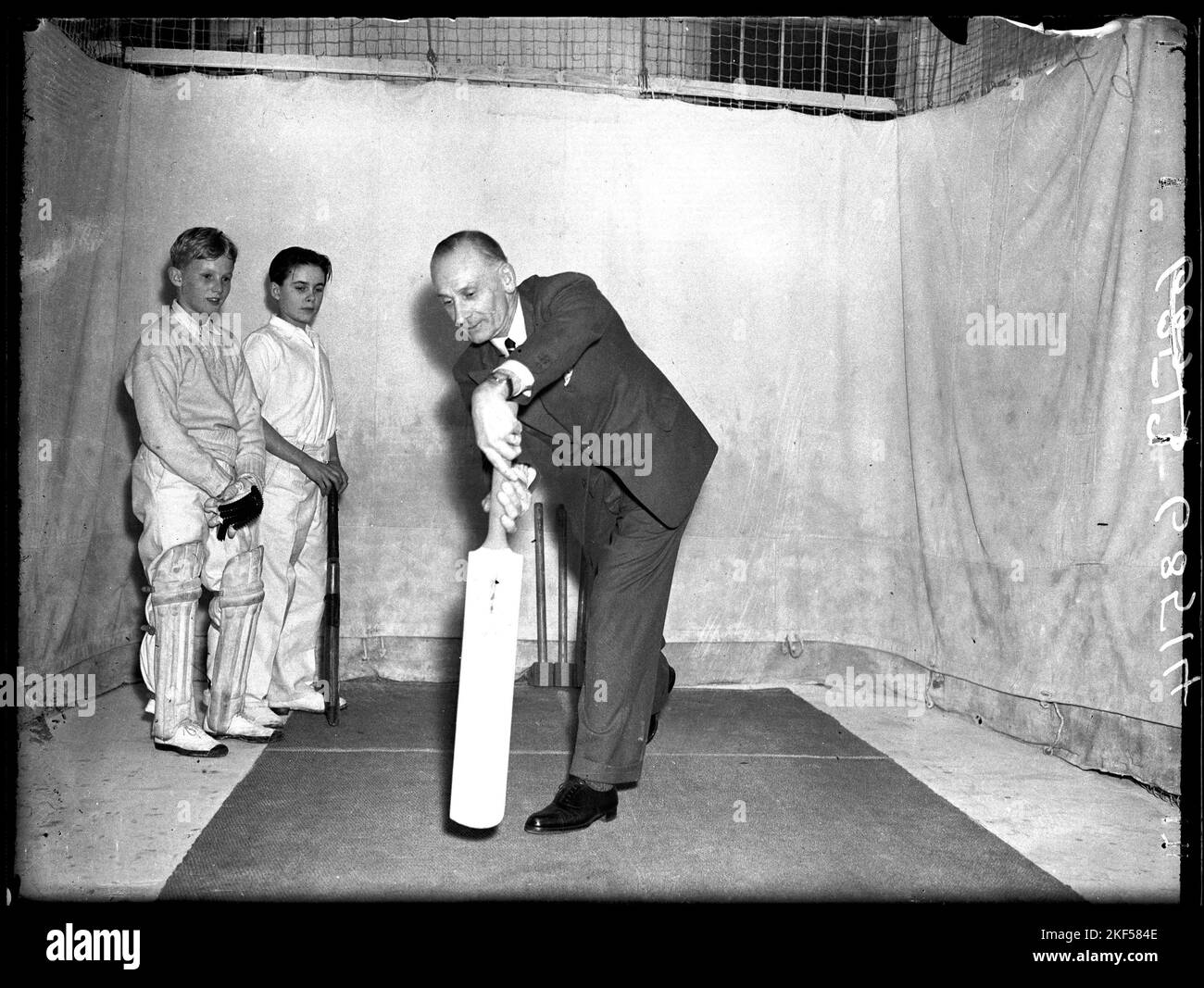 Surrey CCC and England's Jack Hobbs displays his batting technique to ...
