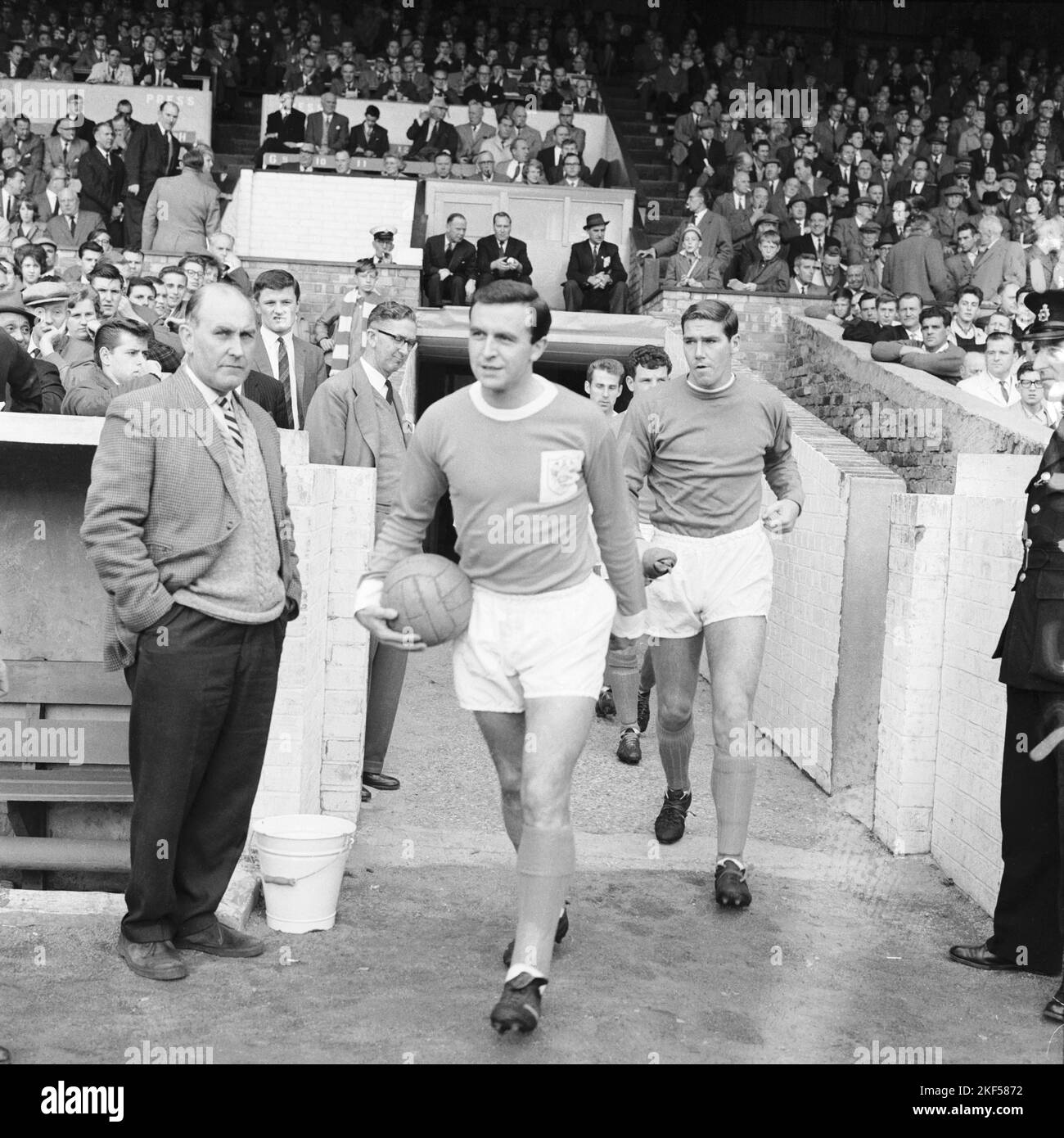 Blackpool captain Jimmy Armfield leads his team out Stock Photo - Alamy