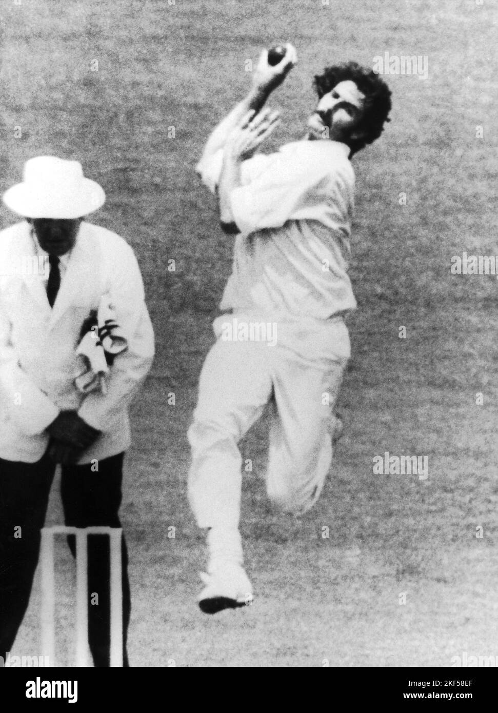 Australia's Dennis Lillee bowling Stock Photo - Alamy