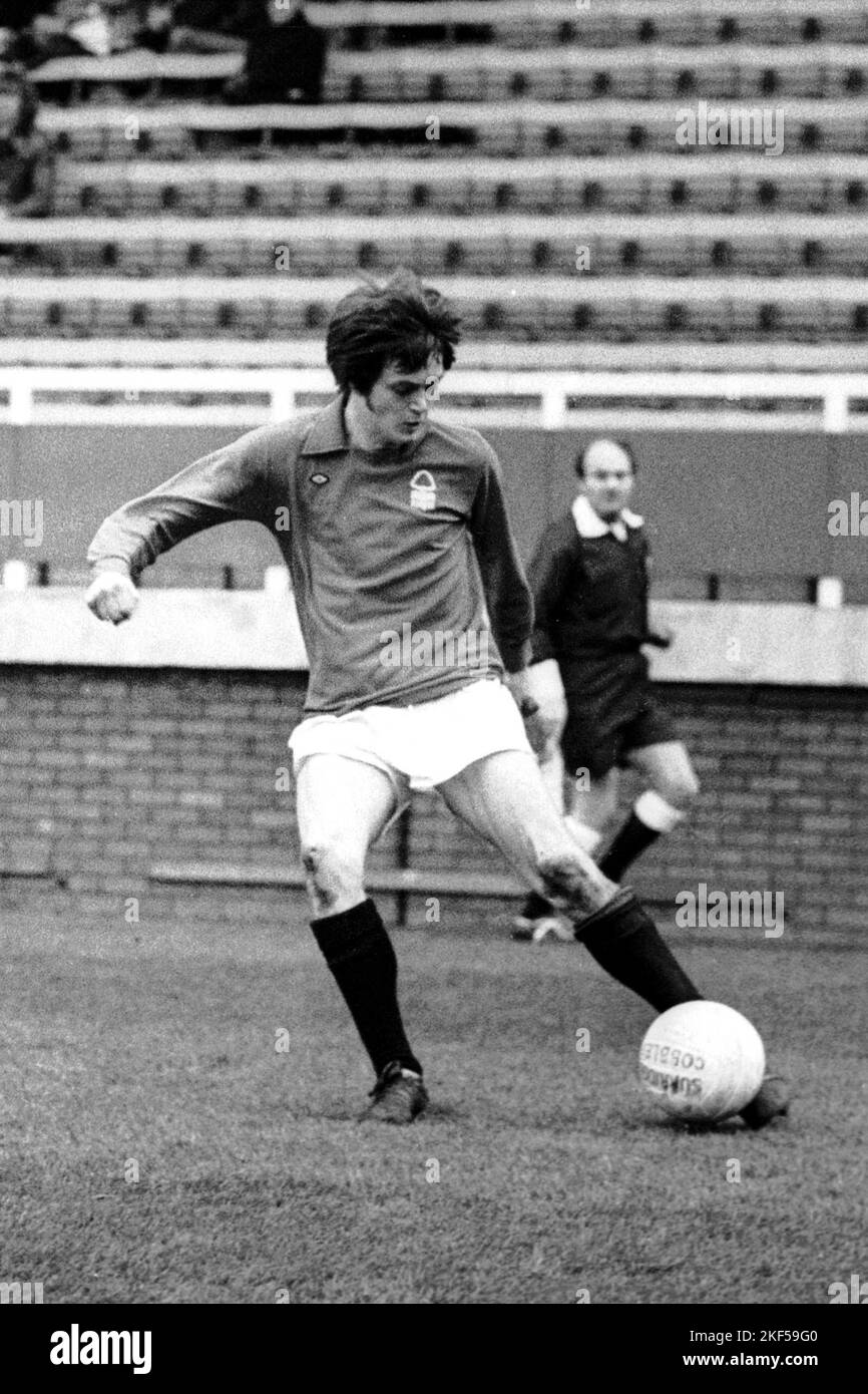 Duncan McKenzie, Nottingham Forest Stock Photo - Alamy