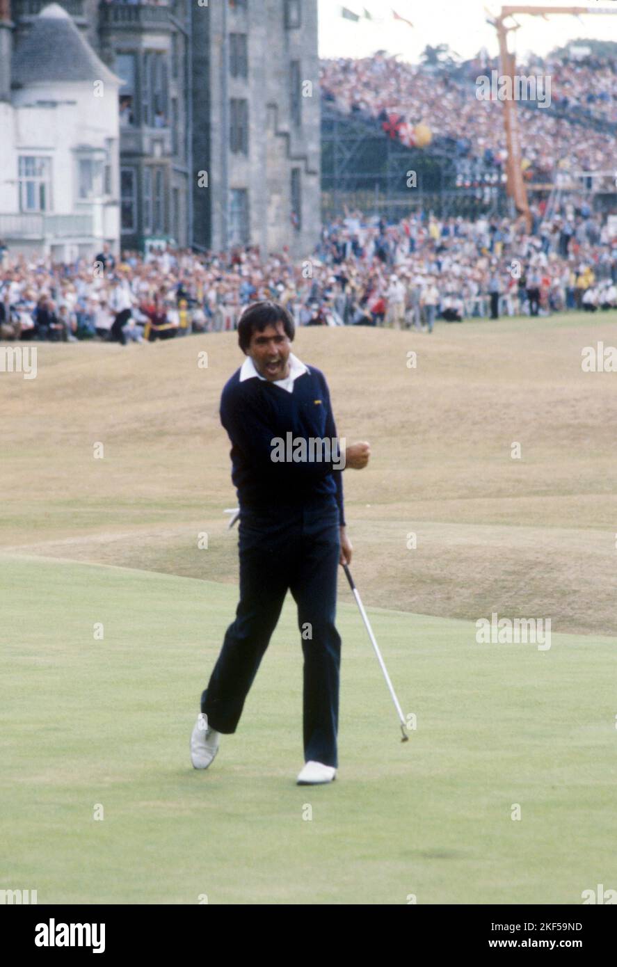Open Champion Severiano Ballesteros celebrates on the 18th green after ...