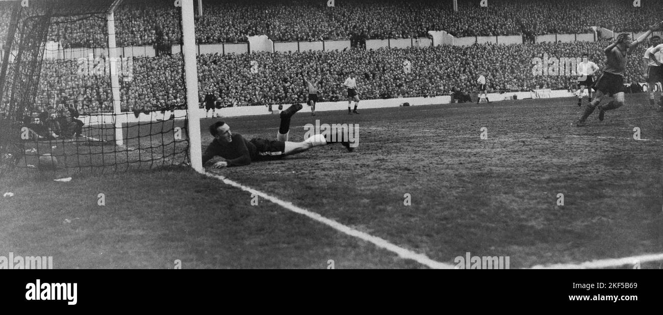 Luton Town goalkeeper Ron Baynham (l) is beaten by Norwich City's ...