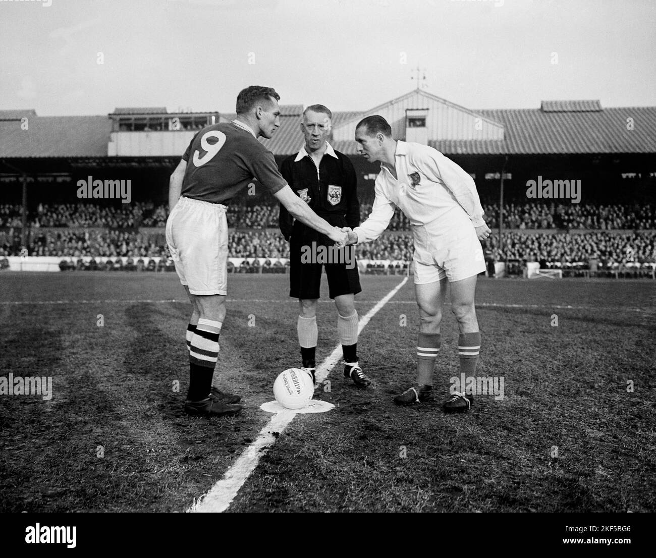 Chelsea captain Roy Bentley (l) shakes hands with Red Banner captain ...