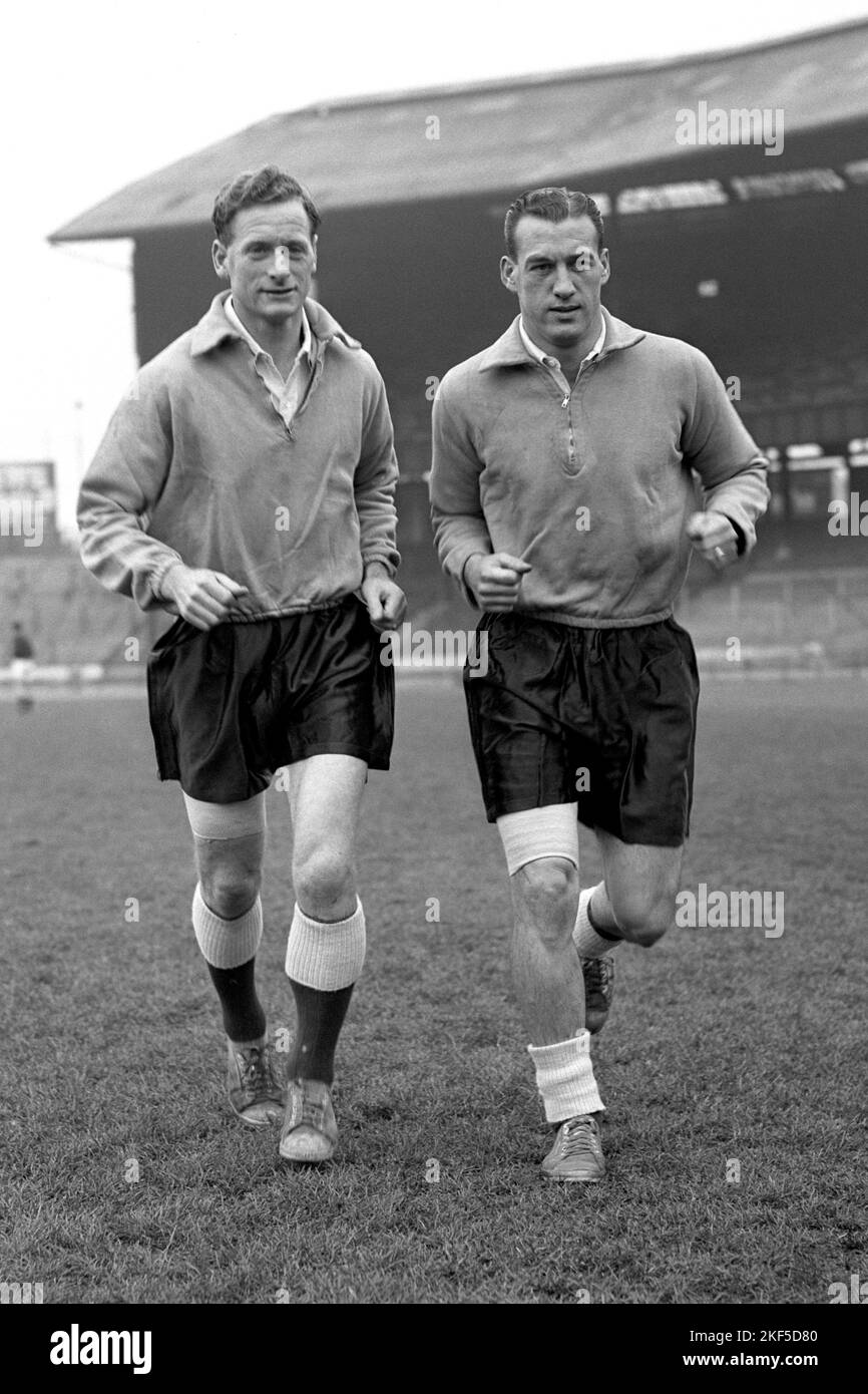 (L-R) England's Tom Finney and Nat Lofthouse training at Stamford ...
