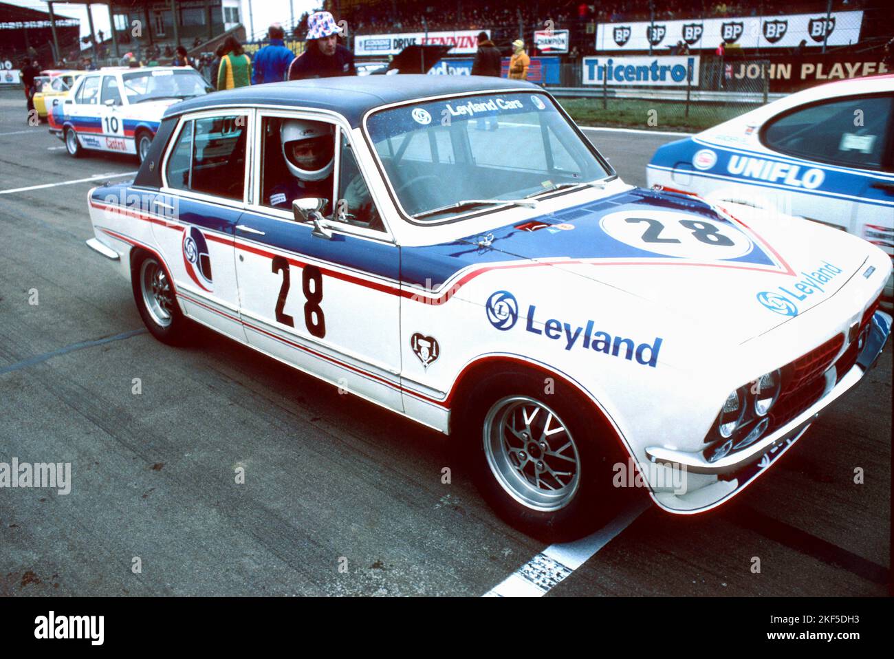 The starting grid at Silverstone during the British Touring Car ...
