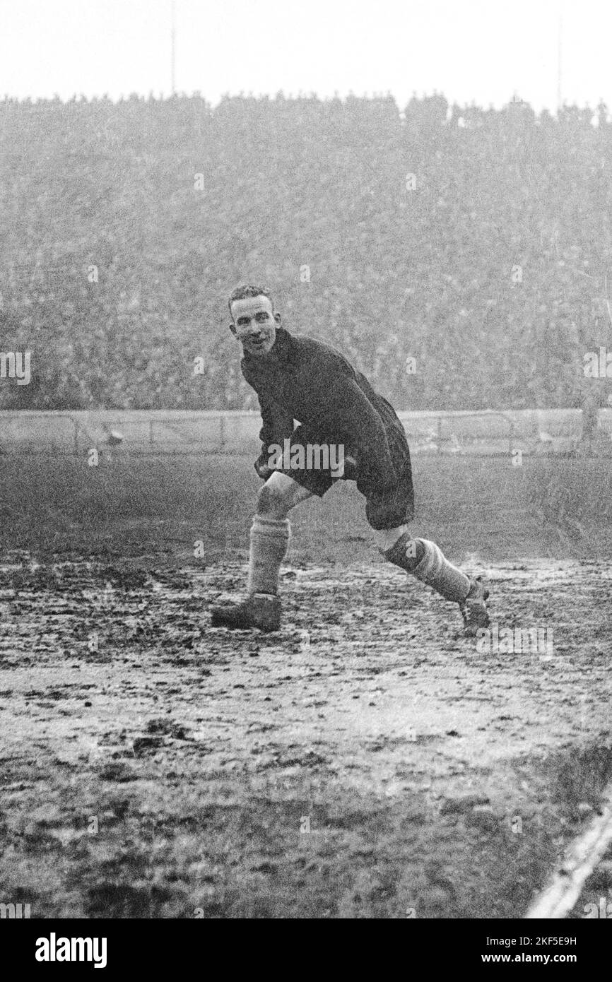 Harry Hibbs, Birmingham goalkeeper Stock Photo - Alamy