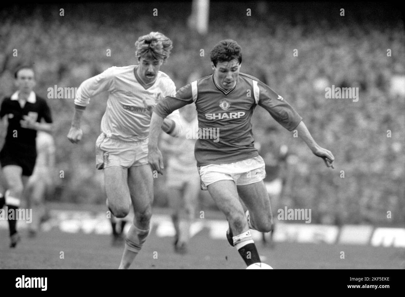 Manchester United's Frank Stapleton gets away from Liverpool's Mark ...