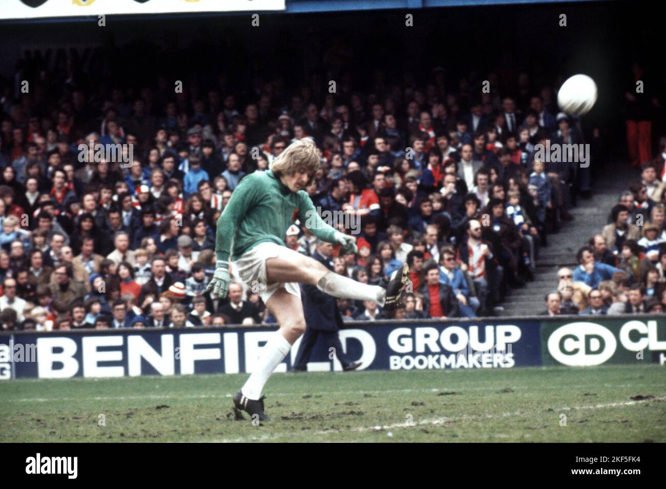 Phil Parkes, Queens Park Rangers goalkeeper Stock Photo - Alamy