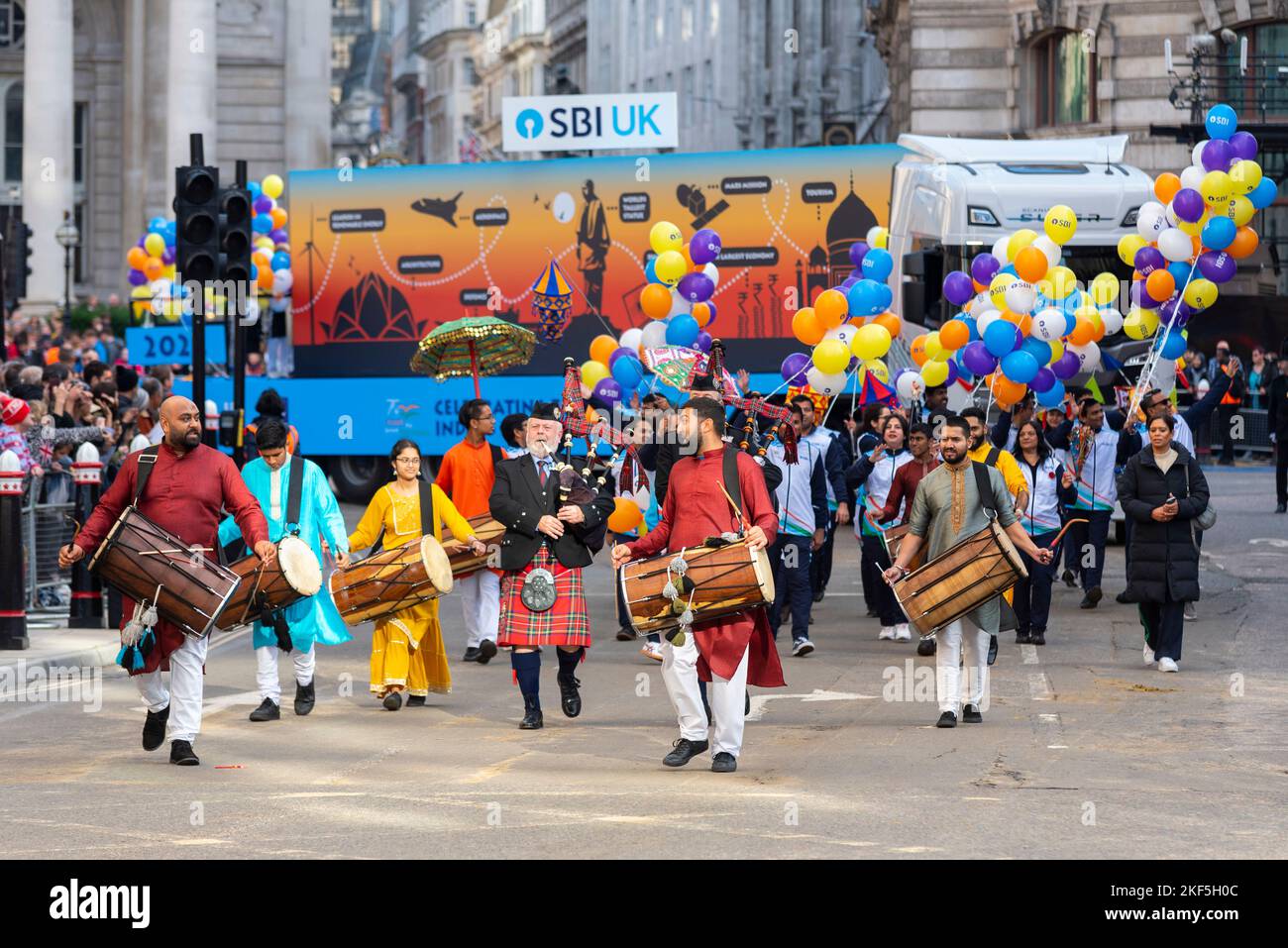 Sbi bank hi-res stock photography and images - Alamy