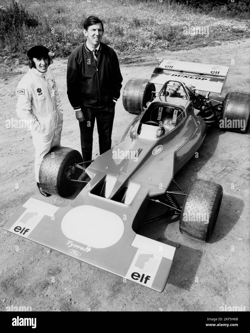 Tyrrell Team boss Ken Tyrrell (r) with his star driver Jackie Stewart ...