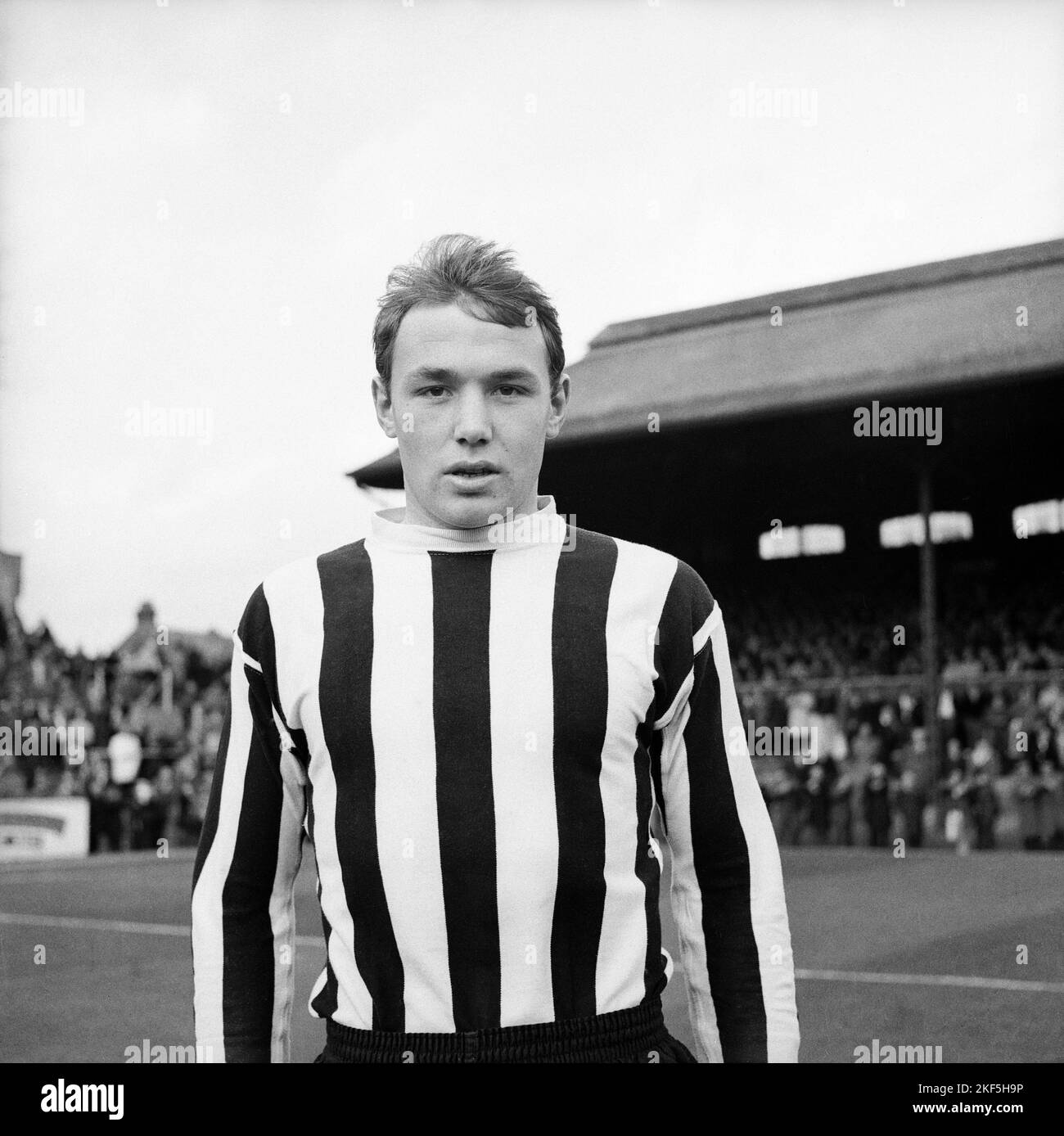 Bryan 'Pop' Robson, Newcastle United Stock Photo - Alamy