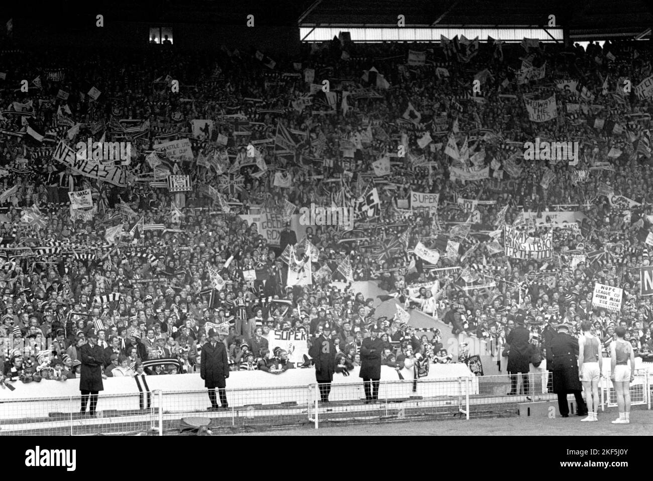 Newcastle United fans at Wembley Stock Photo - Alamy