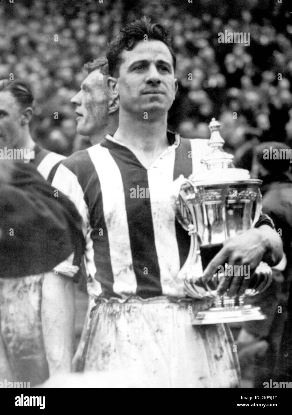 West Bromwich Albion captain Tommy Glidden holds onto the FA Cup Stock ...