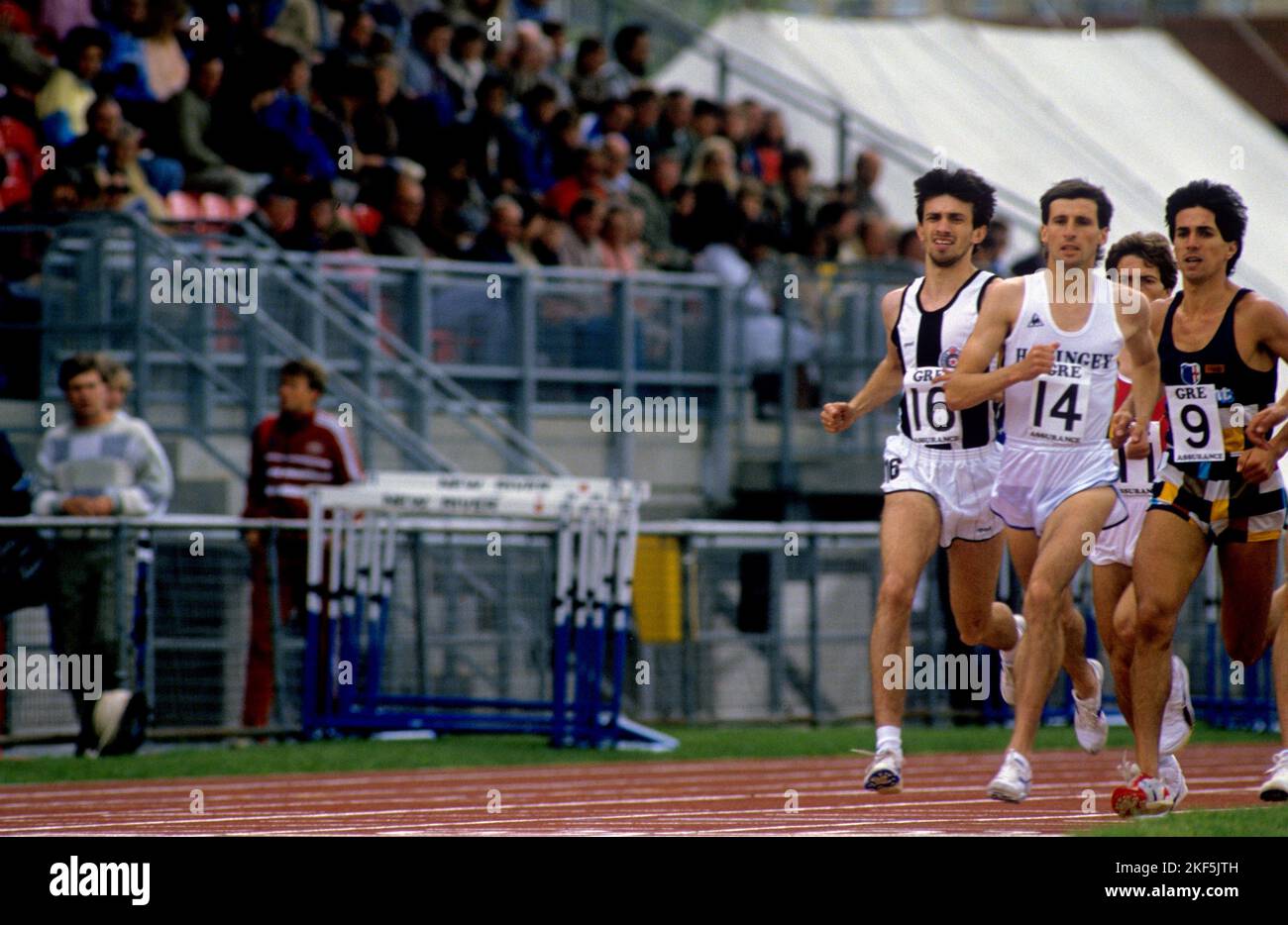 Athlete Sebastian Coe running in the 800m at Harringay Stock Photo - Alamy