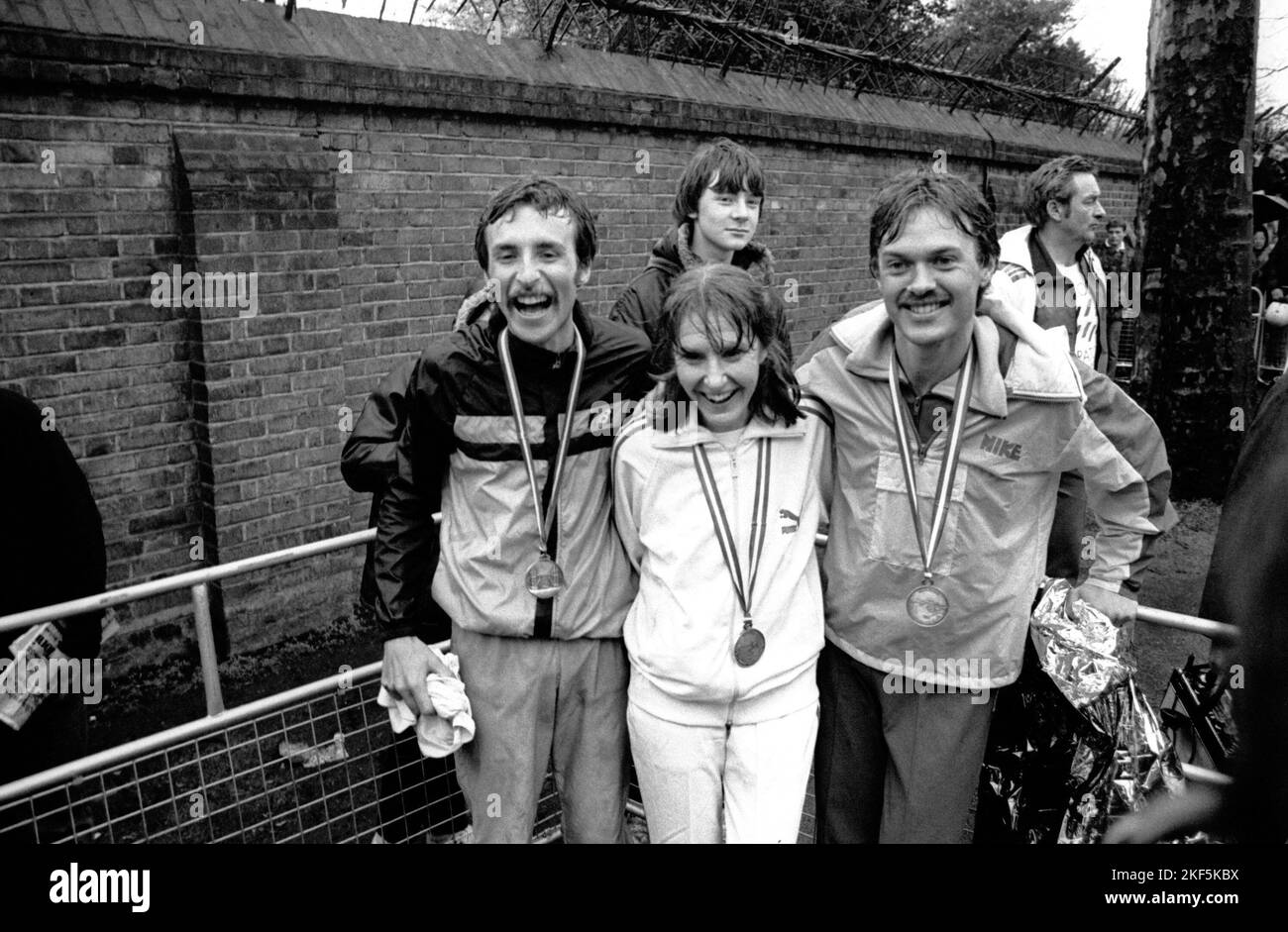 (L-R) The winners of the inaugural London marathon celebrate their ...