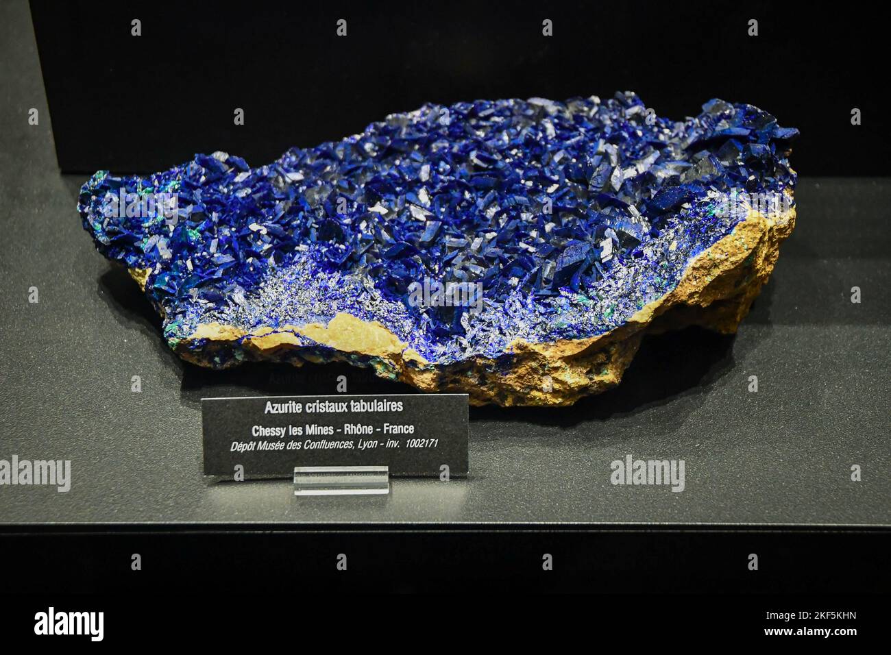 Azurite tabular crystals hi-res stock photography and images - Alamy