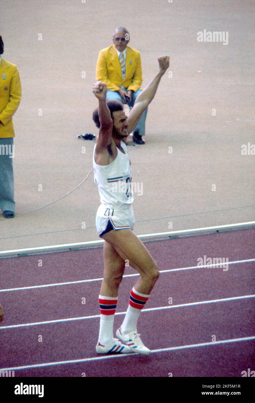 Cuba's Alberto Juantorena celebrates winning gold Stock Photo - Alamy