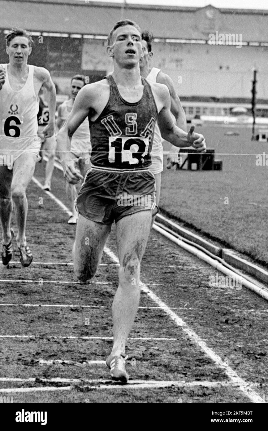 USA's Mike Larrabee crosses the line to win Stock Photo - Alamy