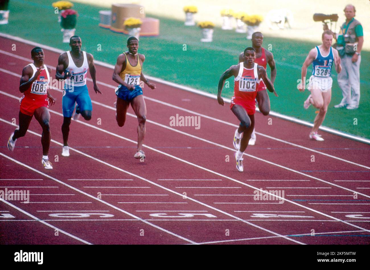 USA's Joe DeLoach (l) comes home to win gold ahead of USA's Carl Lewis ...