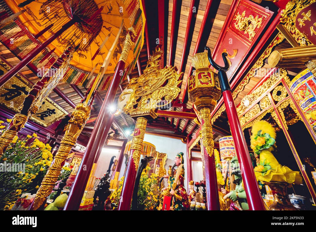 The beautiful adorned interior of a Buddhist temple in Vietnam Stock ...