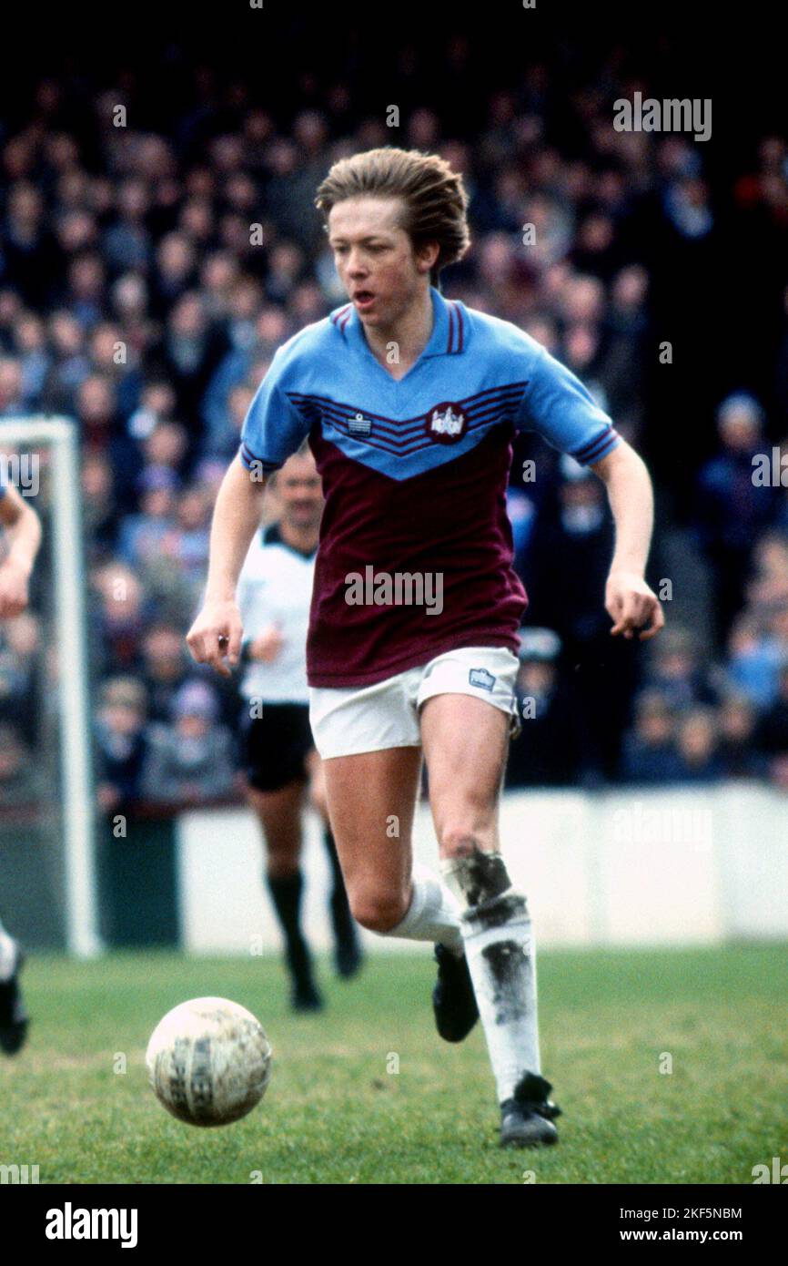 Alan Curbishley in action for West Ham United Stock Photo - Alamy
