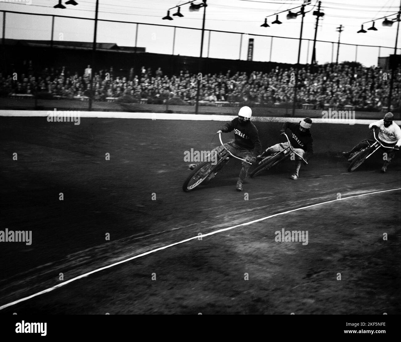 (L-R) Australia's Graham Warren and Ken le Breton lead from England's ...