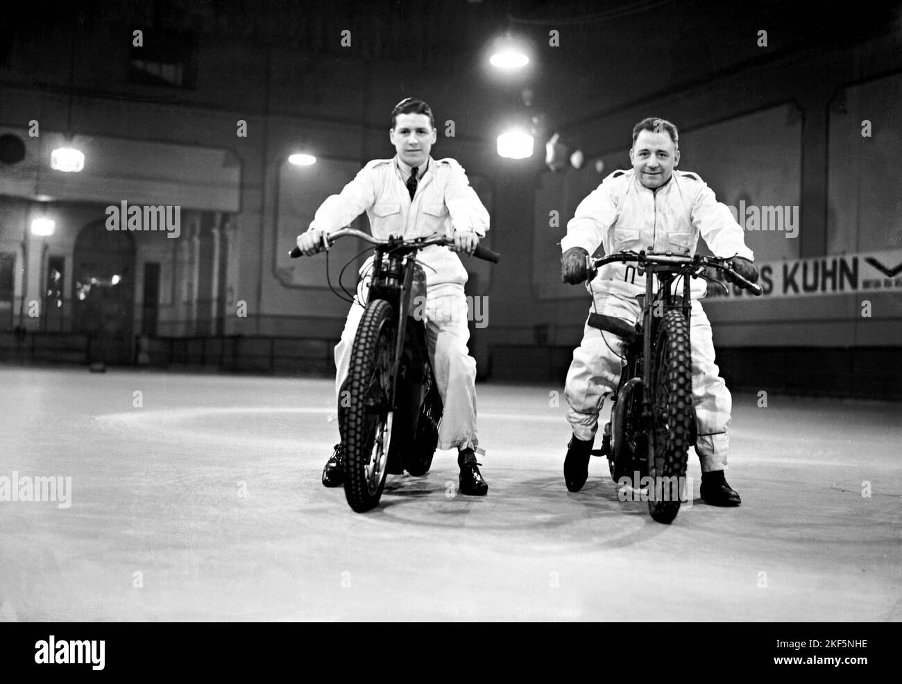 (L-R) Wal Phillips and Gus Kuhn at the Alexandra Palace Rink Stock ...