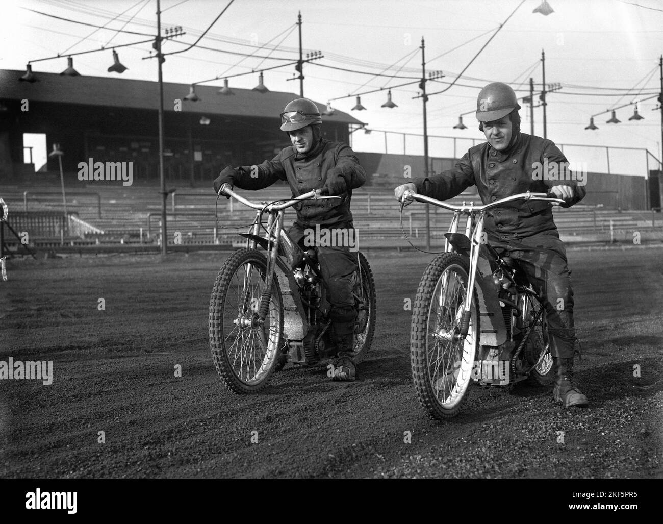 Ray and Derek Ellis on their bikes during Speedway practice Stock Photo ...