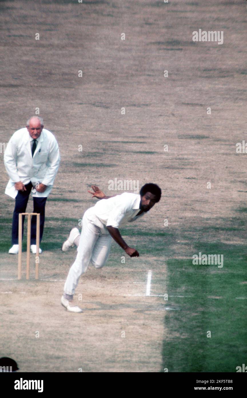 West Indies' Andy Roberts bowling Stock Photo - Alamy