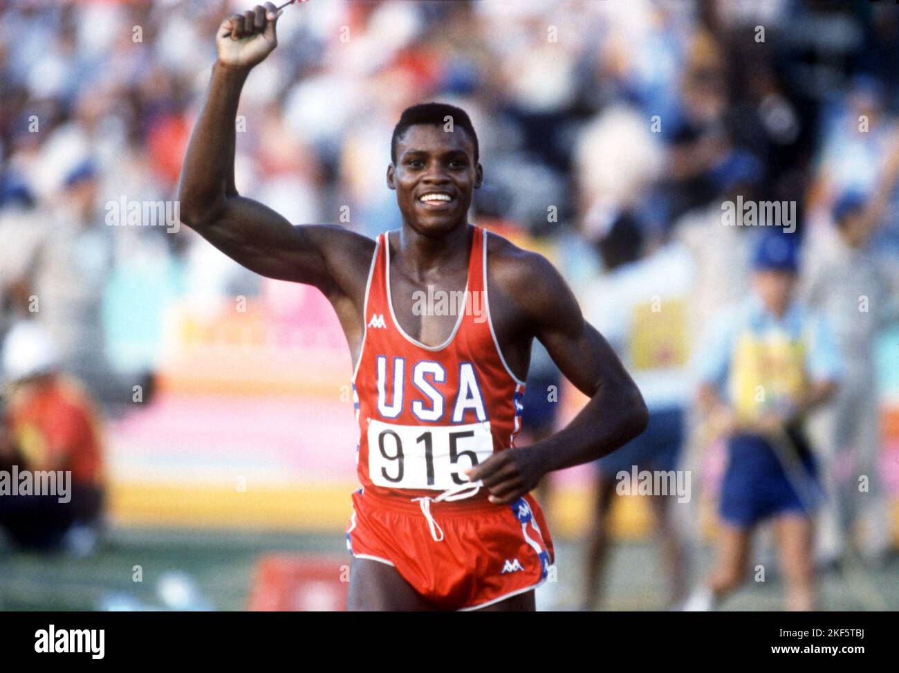 USA's Carl Lewis celebrates winning gold Stock Photo - Alamy