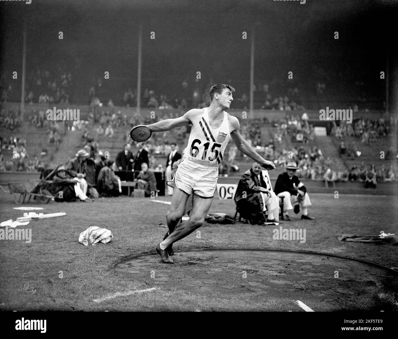 USA's Bob Mathias, decathlon gold medallist, throwing the discus Stock ...