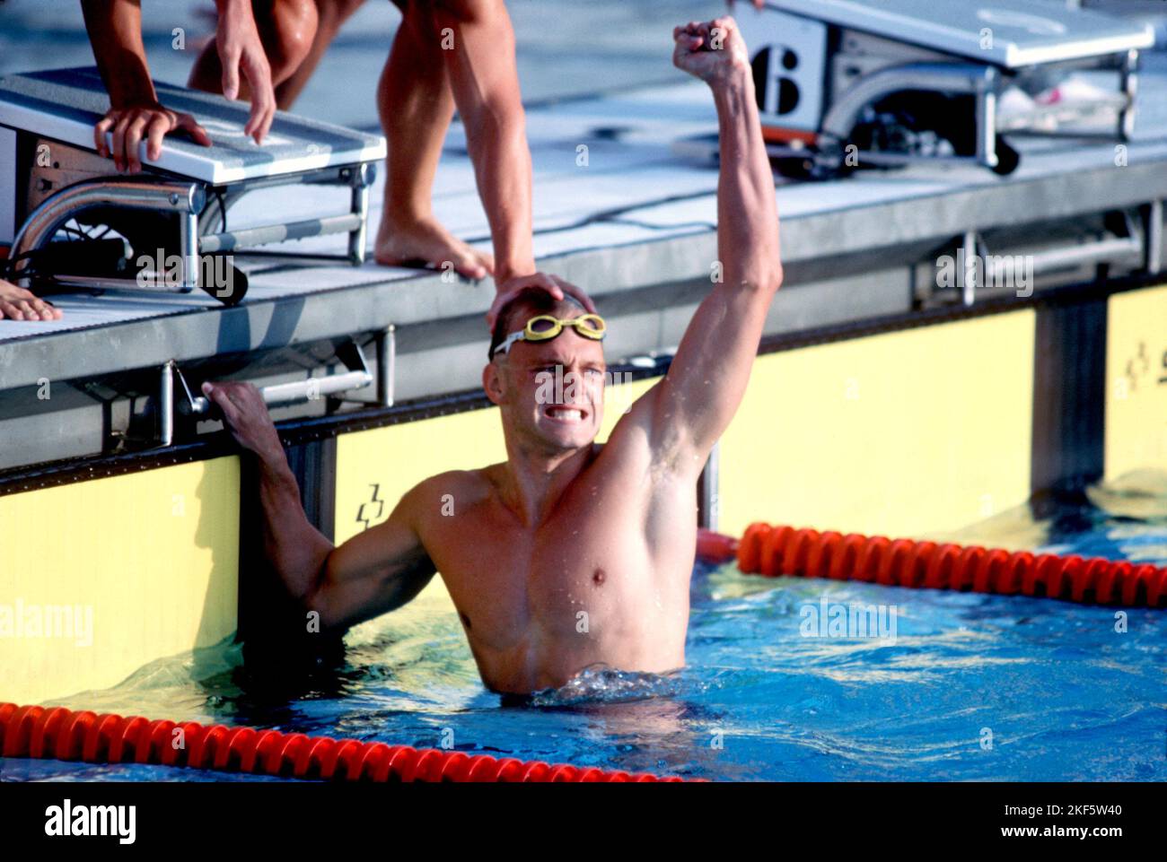 USA's Ambrose 'Rowdy' Gaines celebrates winning gold after anchoring ...