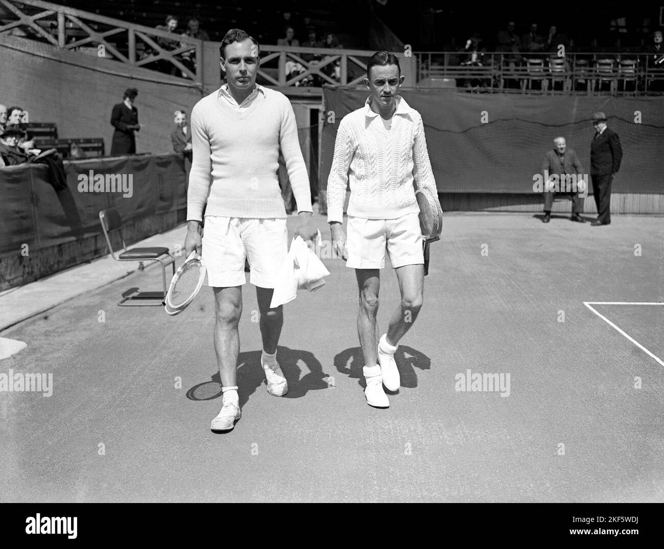 (L-R) Great Britain's DW Barton and South Africa's Eric Sturgess make ...