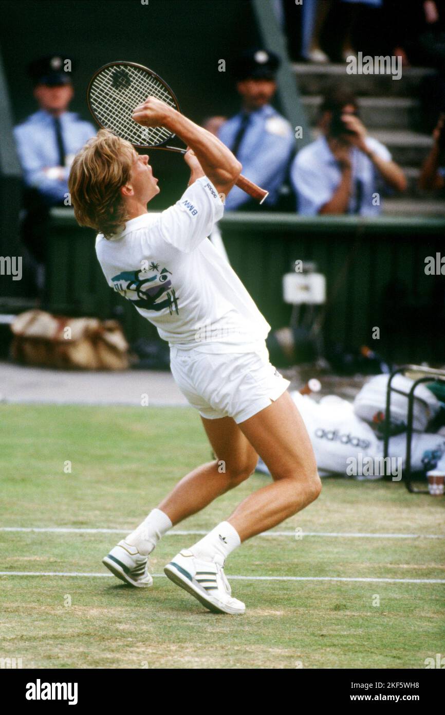 Stefan Edberg celebrates winning a decisive point Stock Photo - Alamy