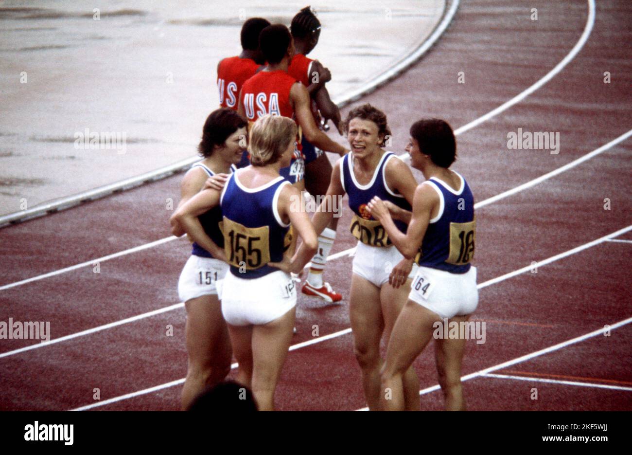 (L-R) East Germany's Doris Maletzki, Brigitte Rohde, Christina Lathan ...
