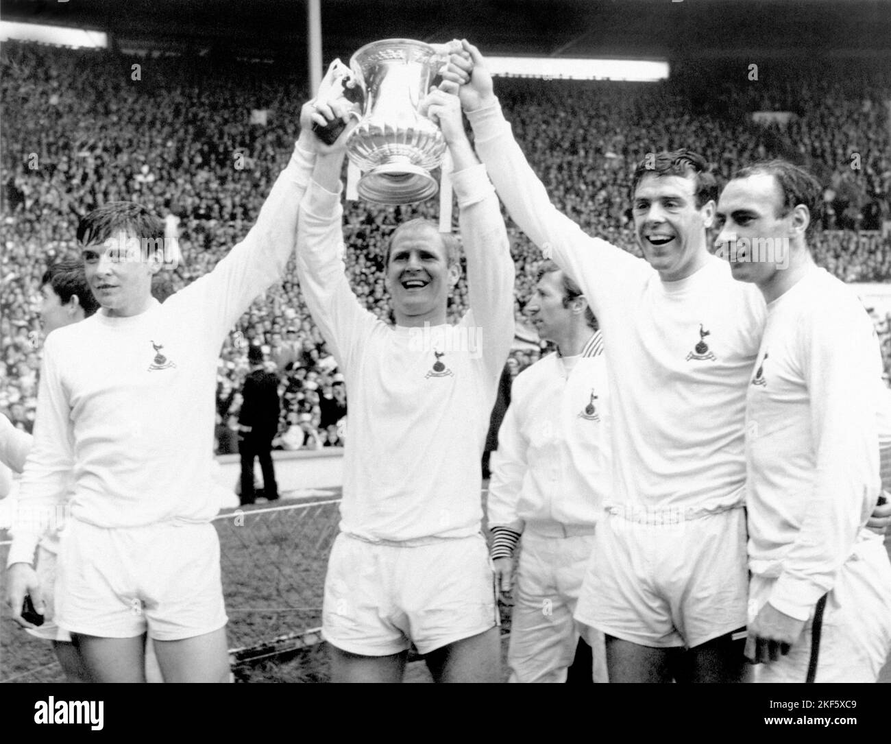 (L-R) Tottenham Hotspur's Cyril Knowles, Frank Saul, Mike England and ...